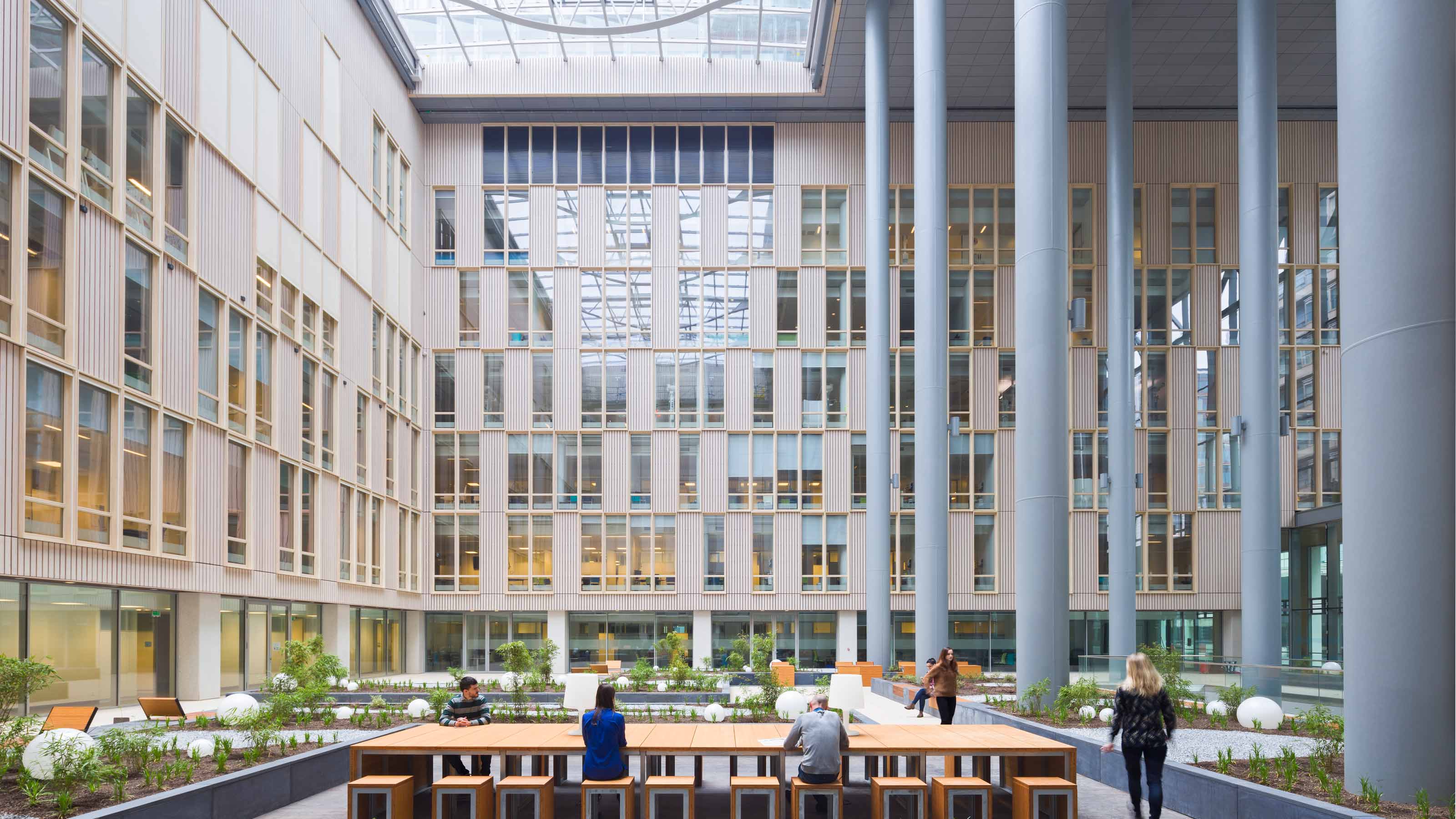 EMC atrium – Promeras
